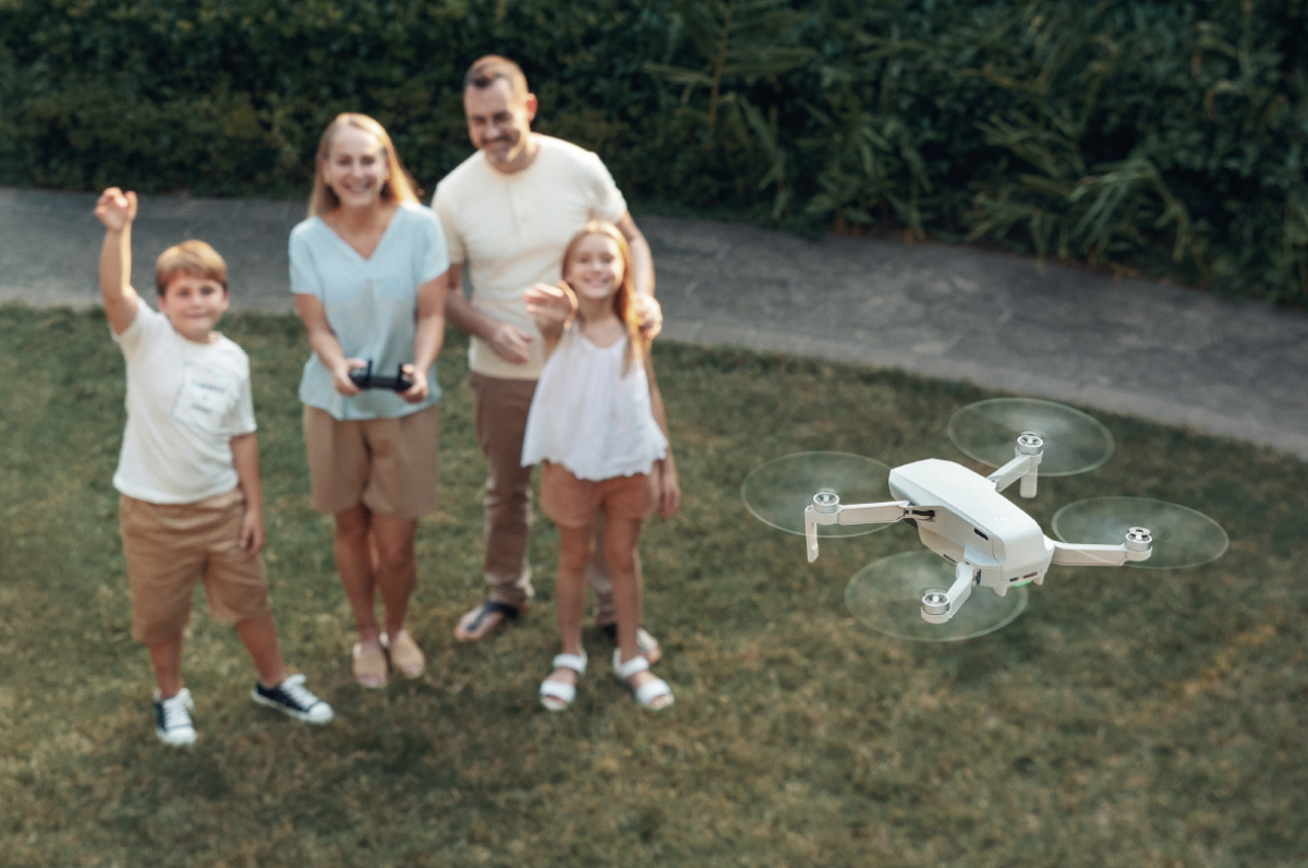 DJI Mavic Mini Drone Fly More Combo Kit. Hobby Hangar