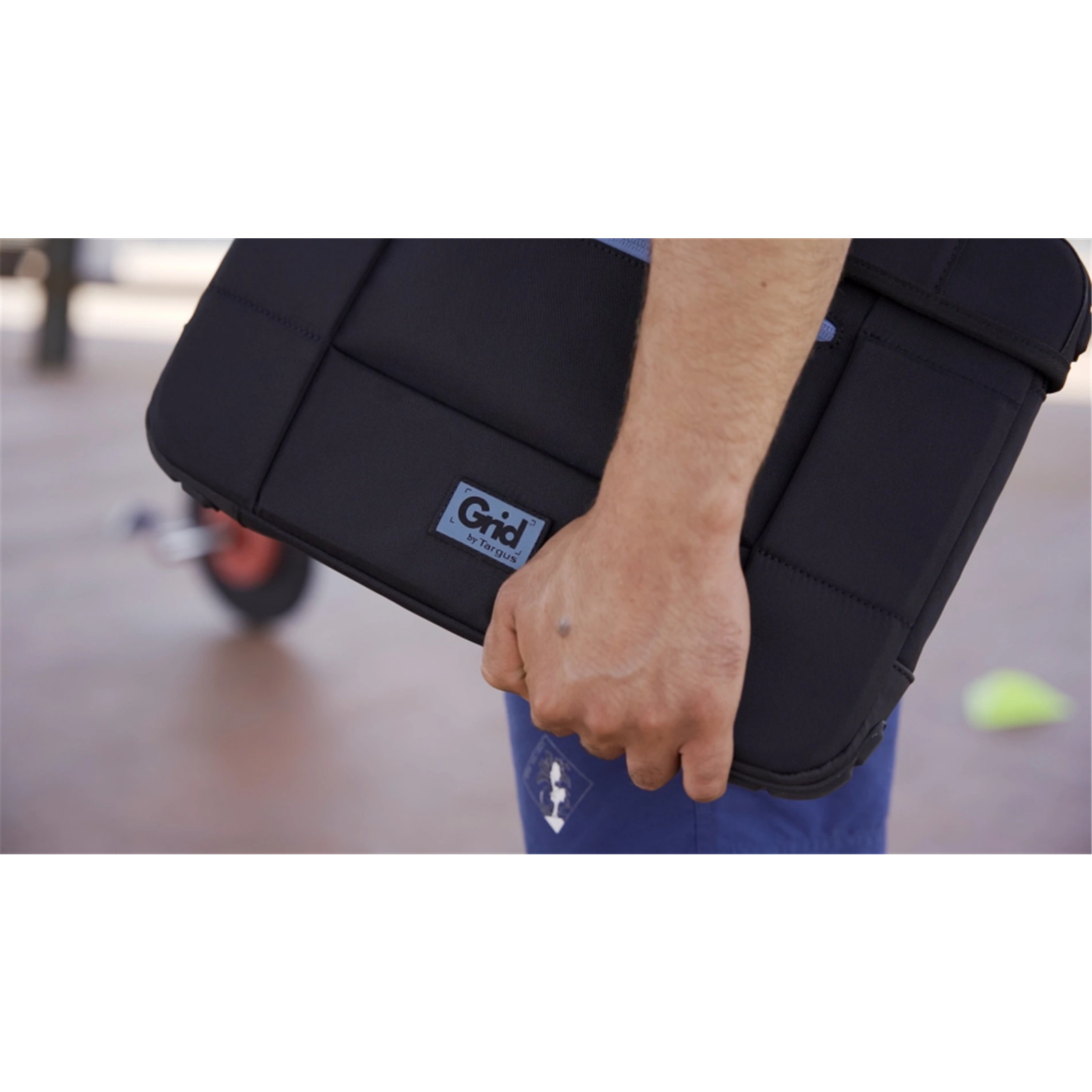 Buy the Targus 13-14" Grid High-Impact Slipcase Rugged protection for ...